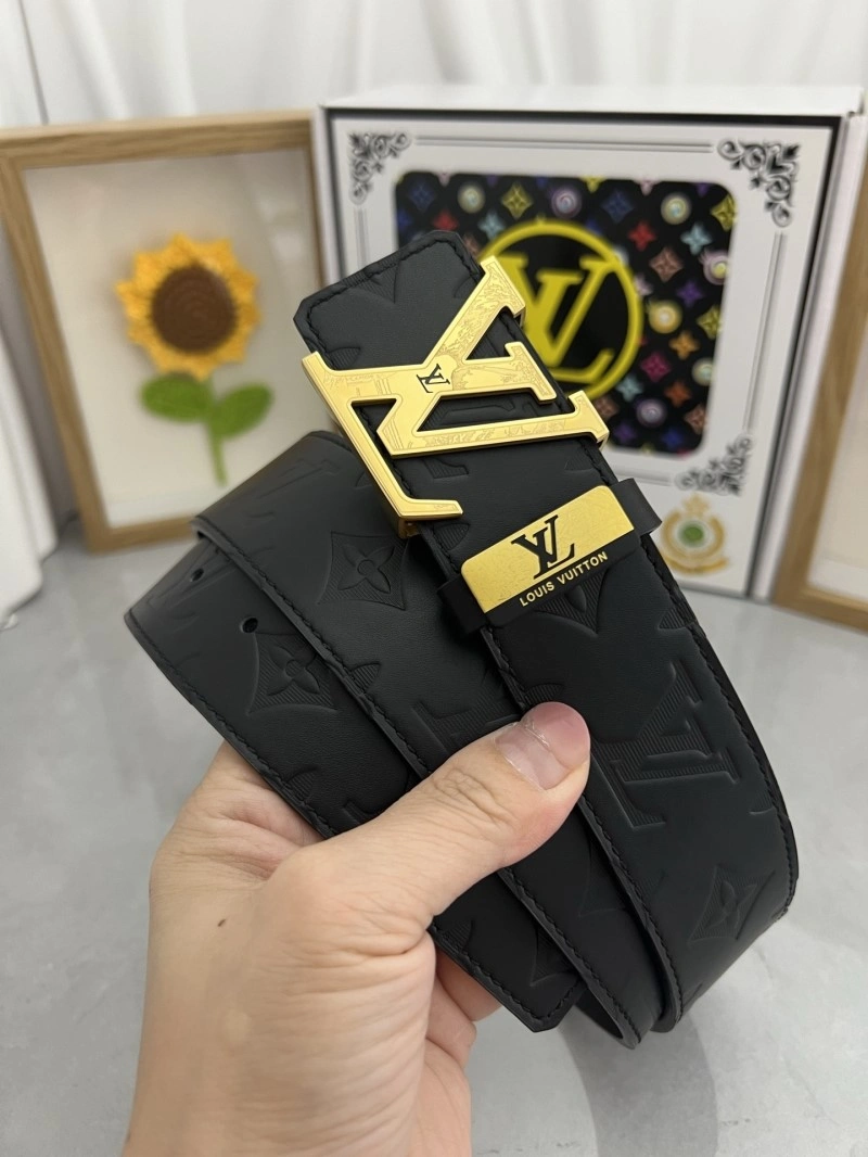 Low-cost Louis Vuitton Belts