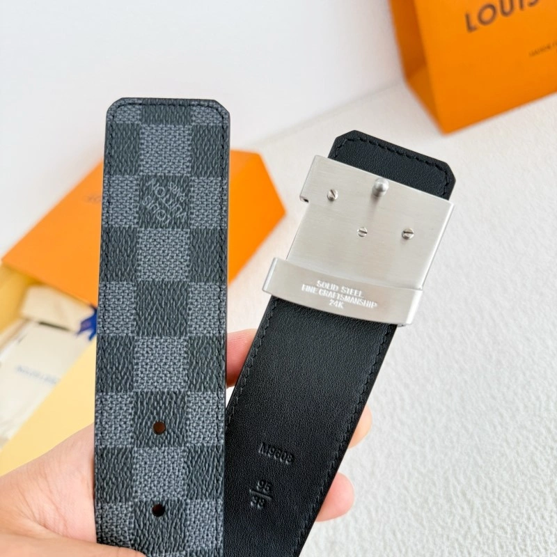 Low-cost Louis Vuitton Belts