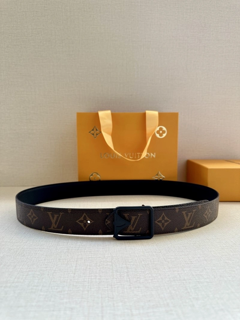 Accurate model Louis Vuitton Belts