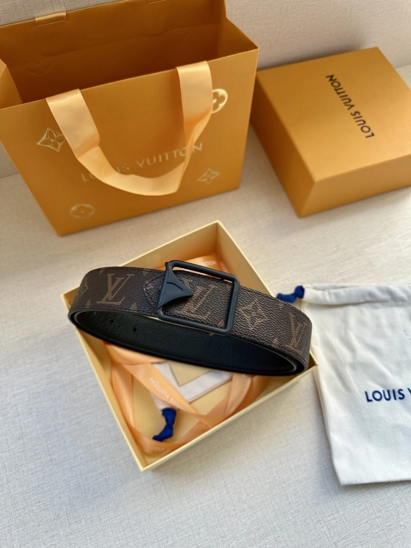 Accurate model Louis Vuitton Belts