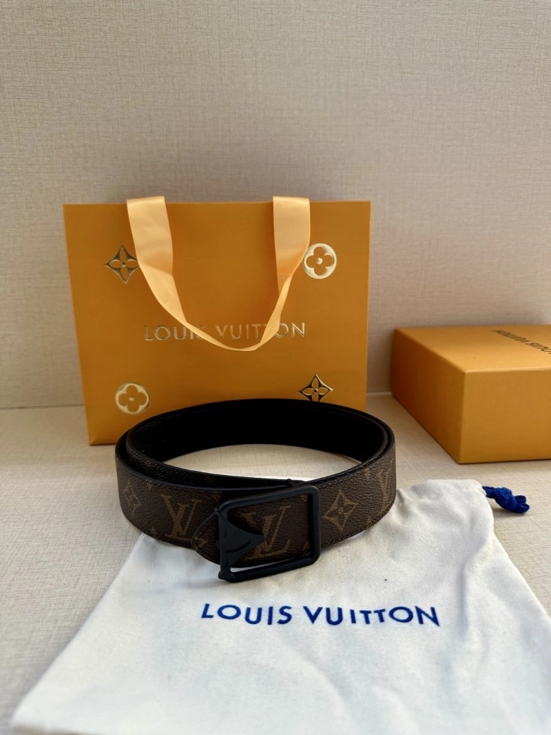 Accurate model Louis Vuitton Belts