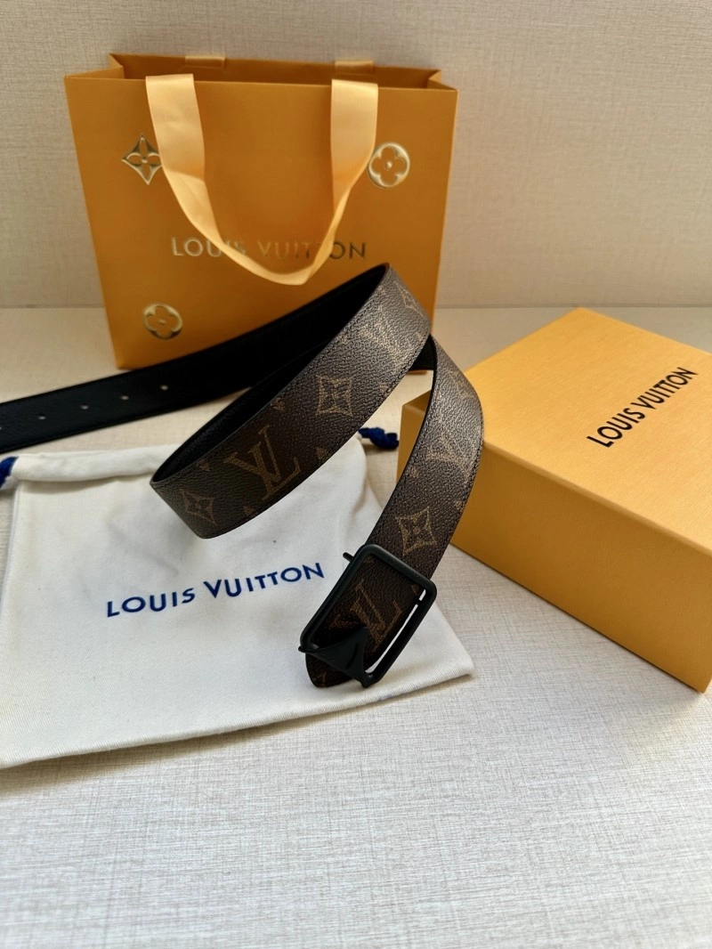 Accurate model Louis Vuitton Belts
