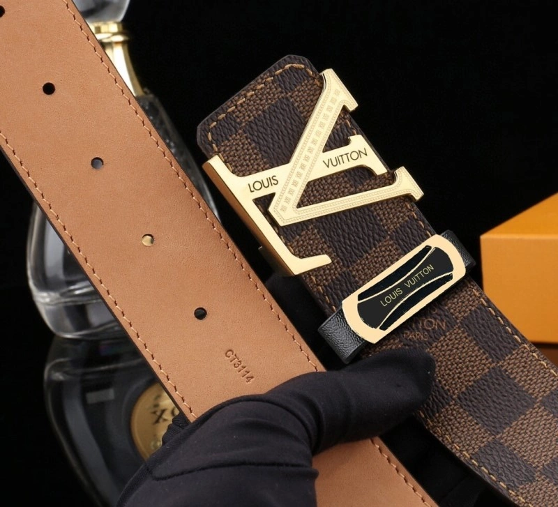 Low-cost Louis Vuitton Belts