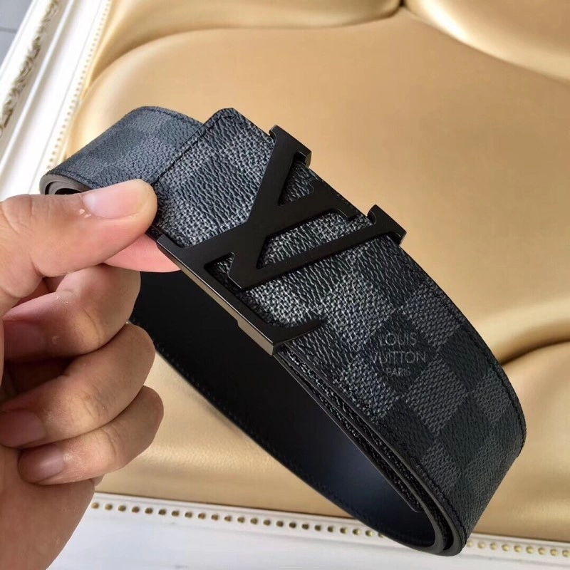 Low-cost Louis Vuitton Belts