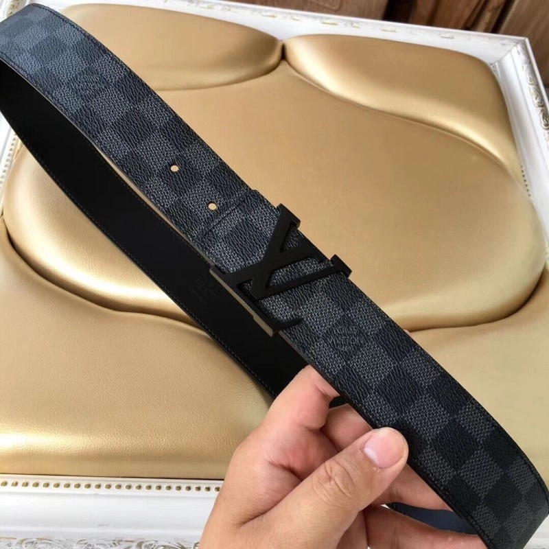 Low-cost Louis Vuitton Belts