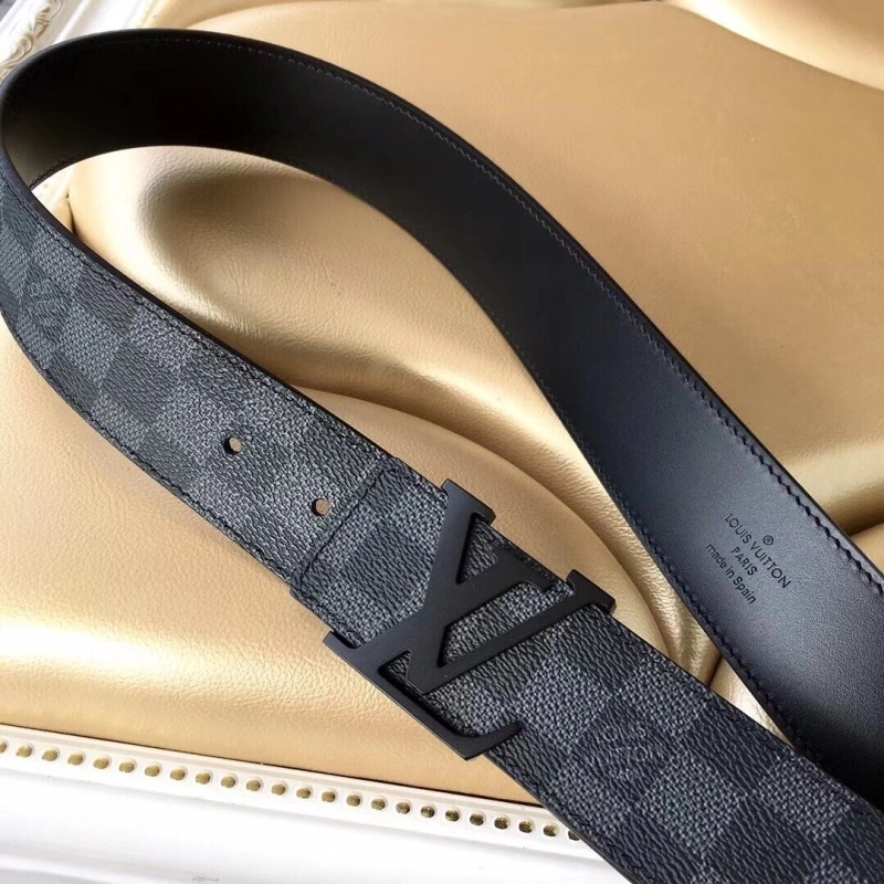 Low-cost Louis Vuitton Belts