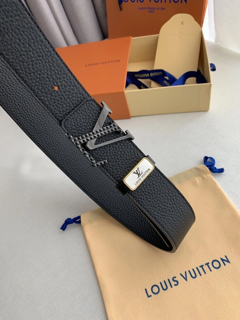 Accurate model Louis Vuitton Belts