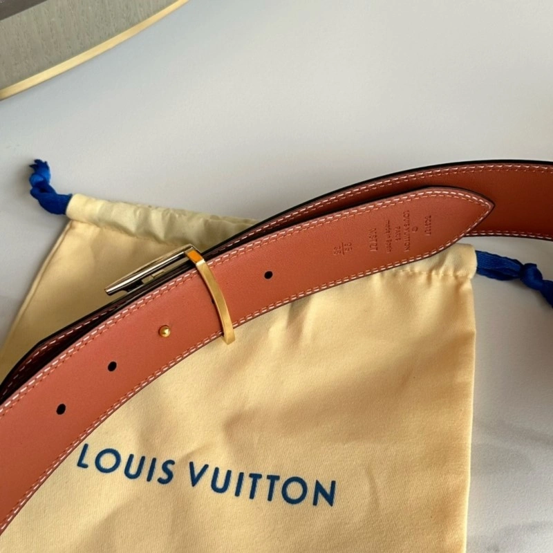 Accurate model Louis Vuitton Belts