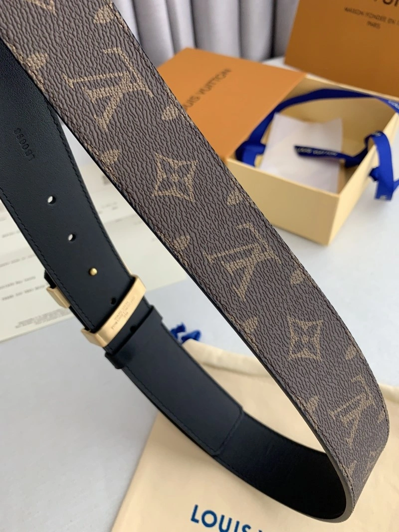 Accurate model Louis Vuitton Belts