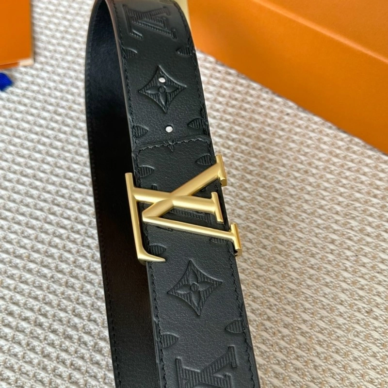 Low-cost Louis Vuitton Belts
