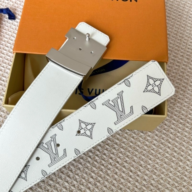 Top mirror Louis Vuitton Belts