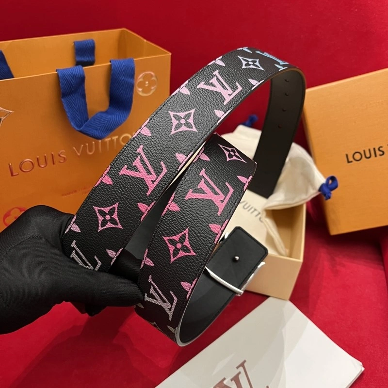 Top mirror Louis Vuitton Belts