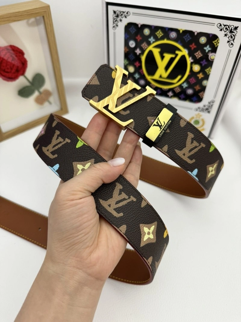Top mirror Louis Vuitton Belts