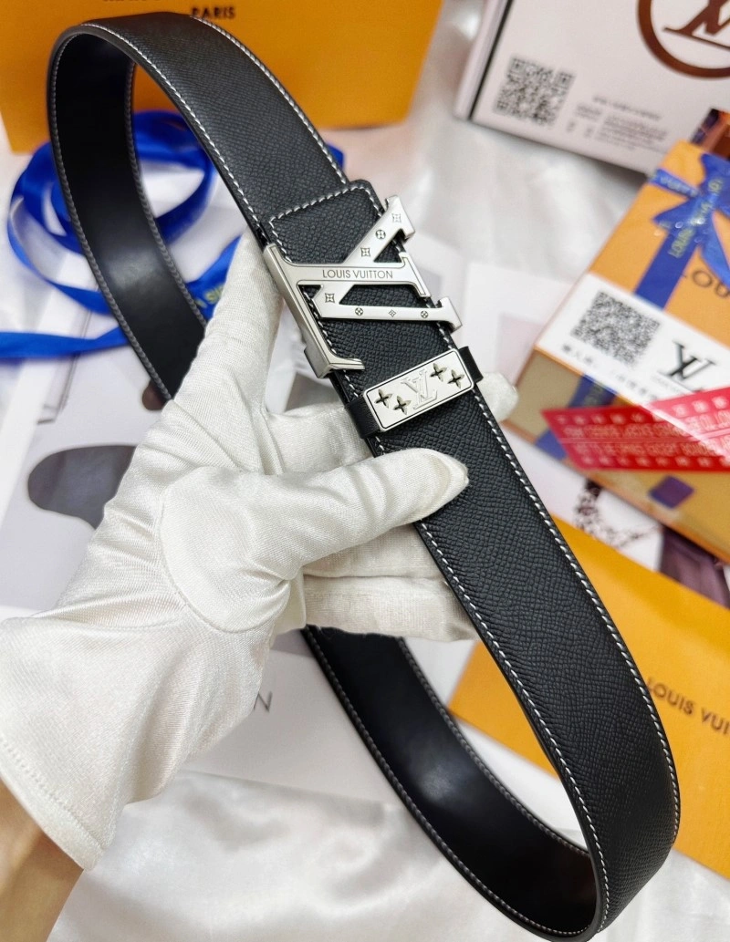 Accurate model Louis Vuitton Belts