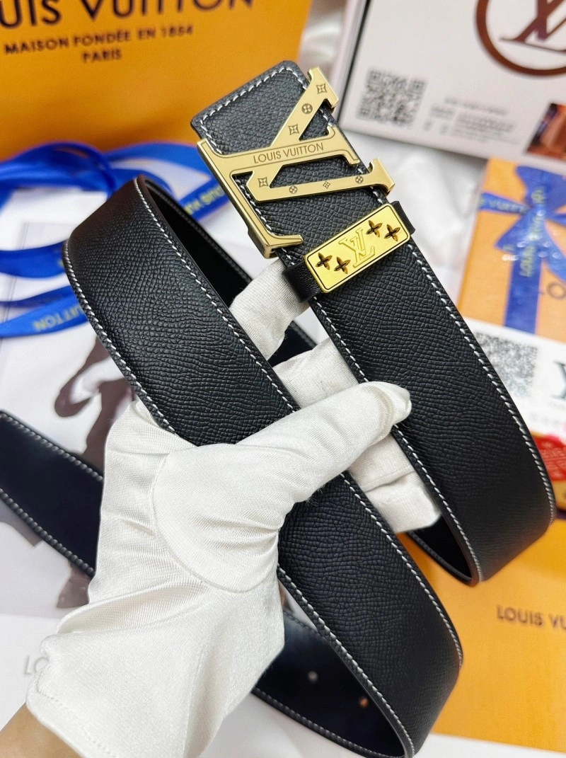 Top mirror Louis Vuitton Belts