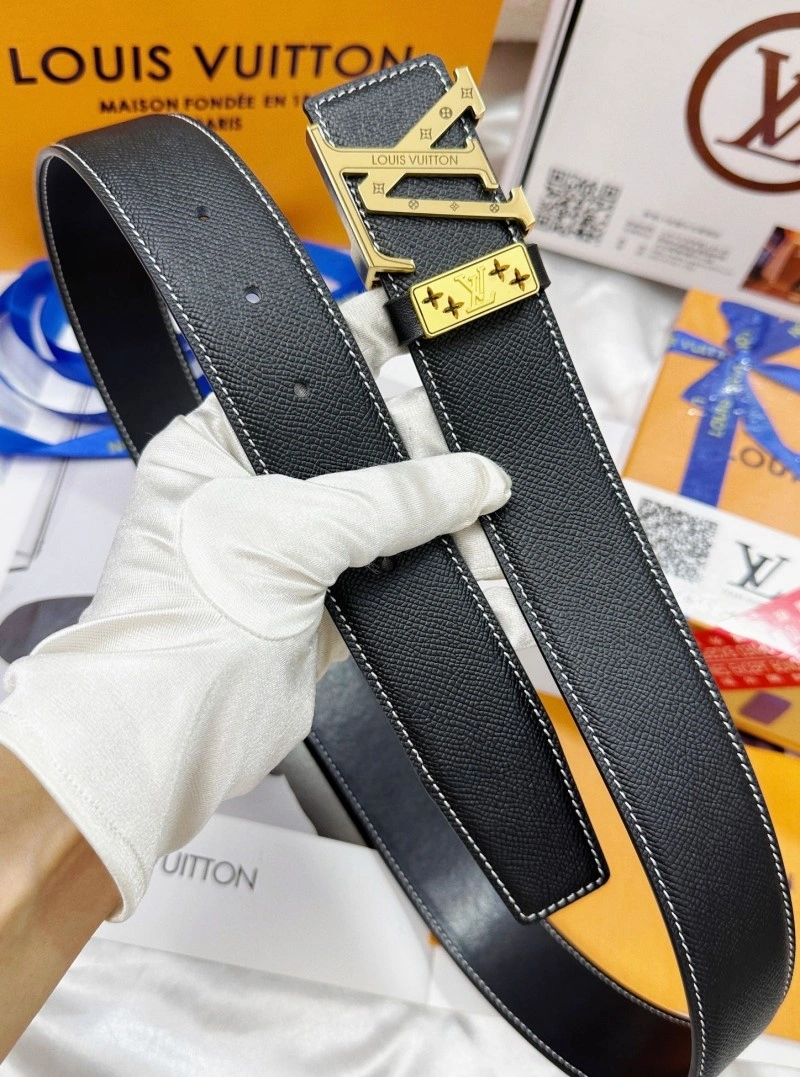Top mirror Louis Vuitton Belts