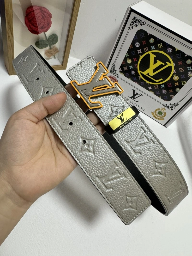 Top mirror Louis Vuitton Belts