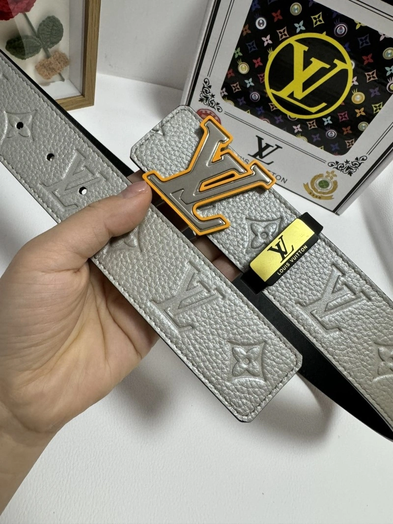 Top mirror Louis Vuitton Belts