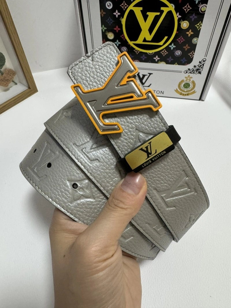 Top mirror Louis Vuitton Belts