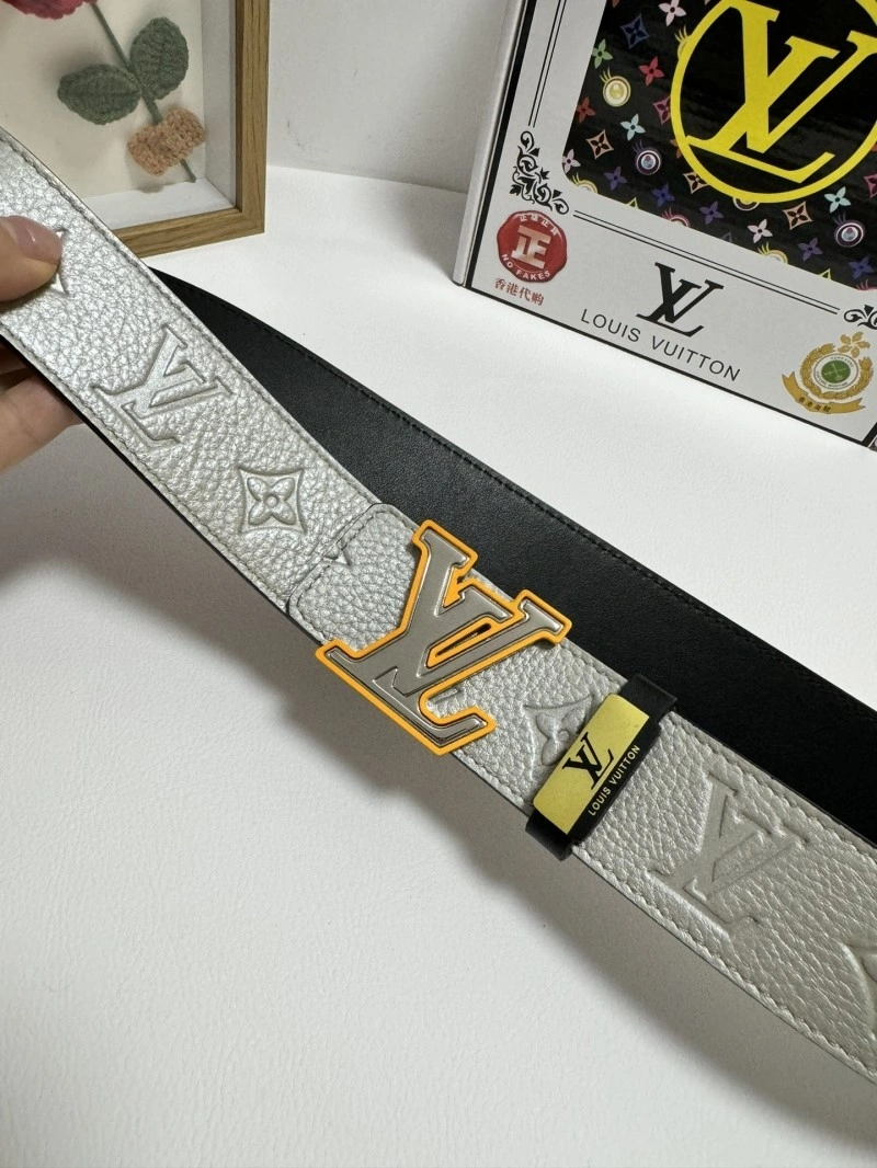 Top mirror Louis Vuitton Belts