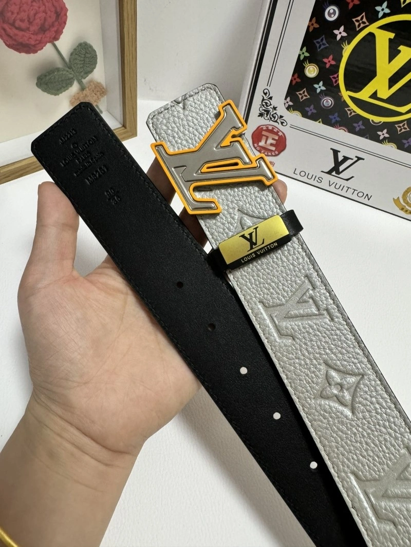 Top mirror Louis Vuitton Belts