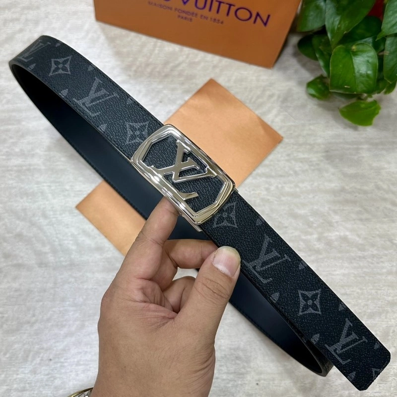 Top mirror Louis Vuitton Belts