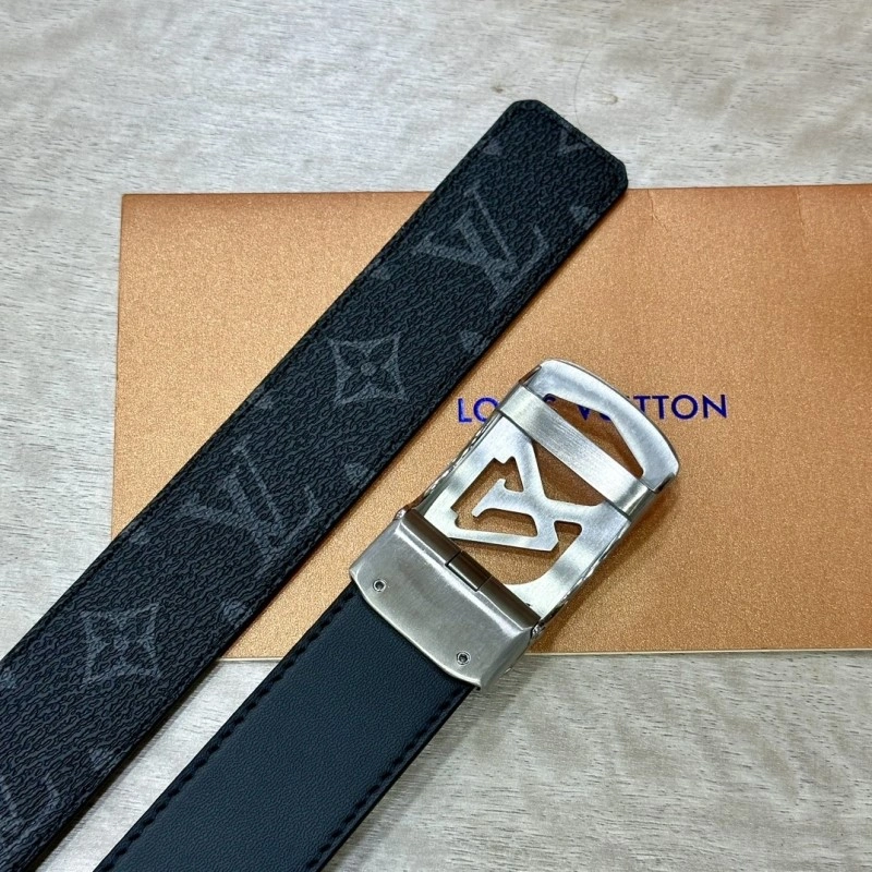 Top mirror Louis Vuitton Belts