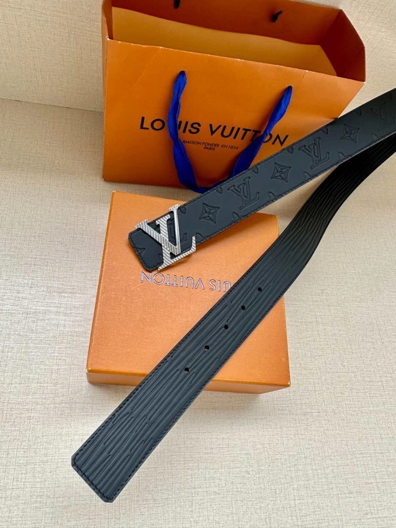 Accurate model Louis Vuitton Belts