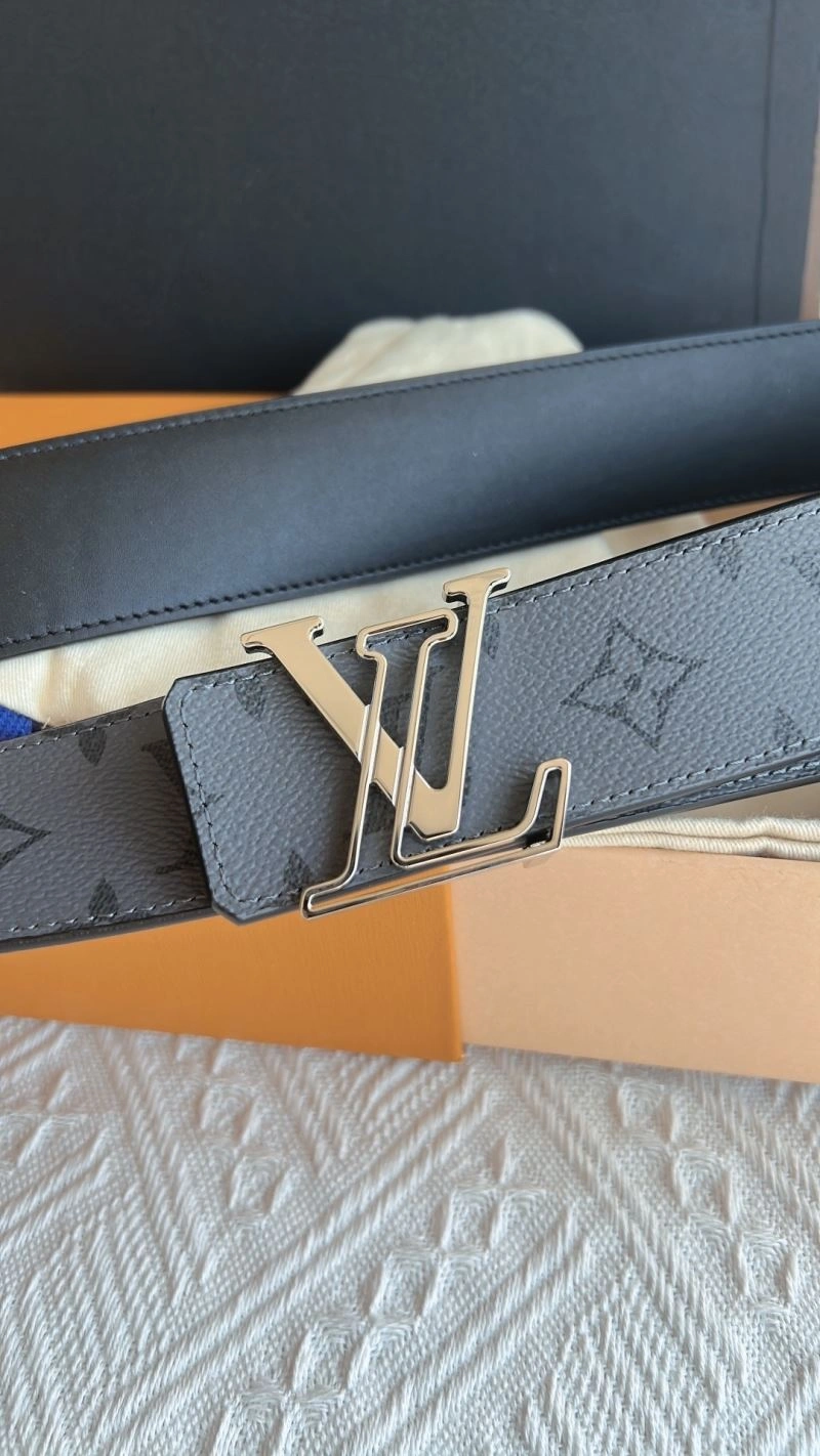 Top mirror Louis Vuitton Belts