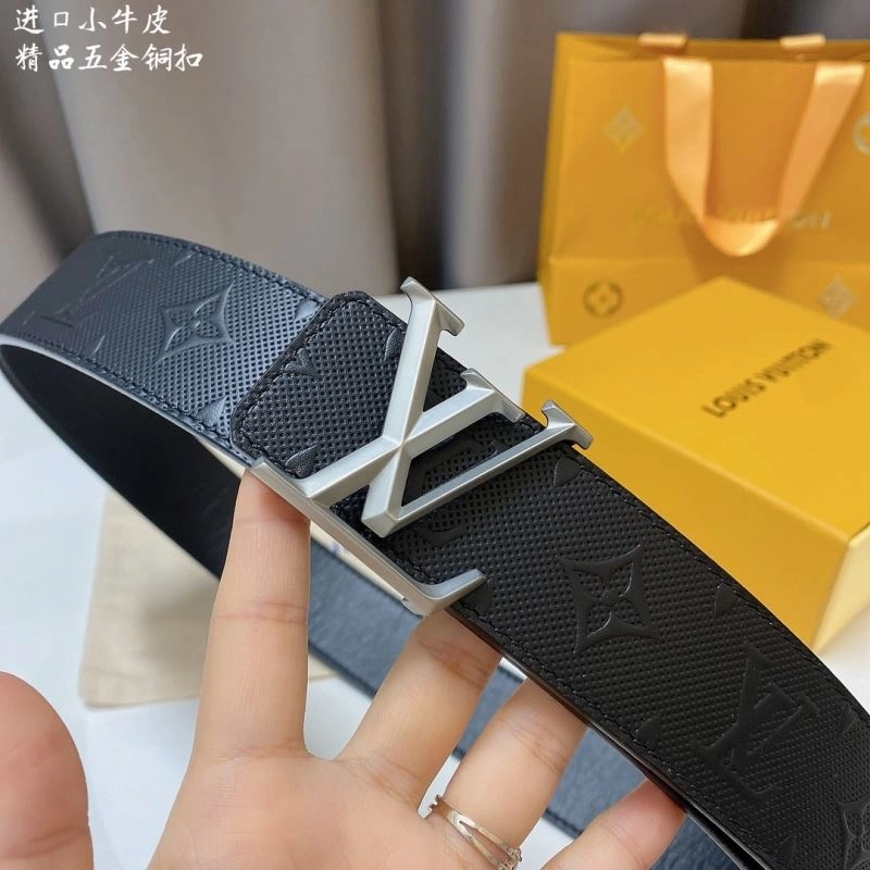 Accurate model Louis Vuitton Belts