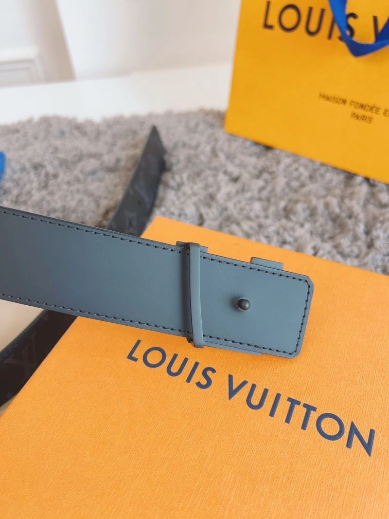 Top mirror Louis Vuitton Belts
