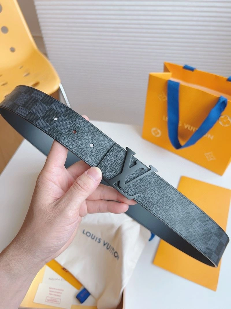 Top mirror Louis Vuitton Belts