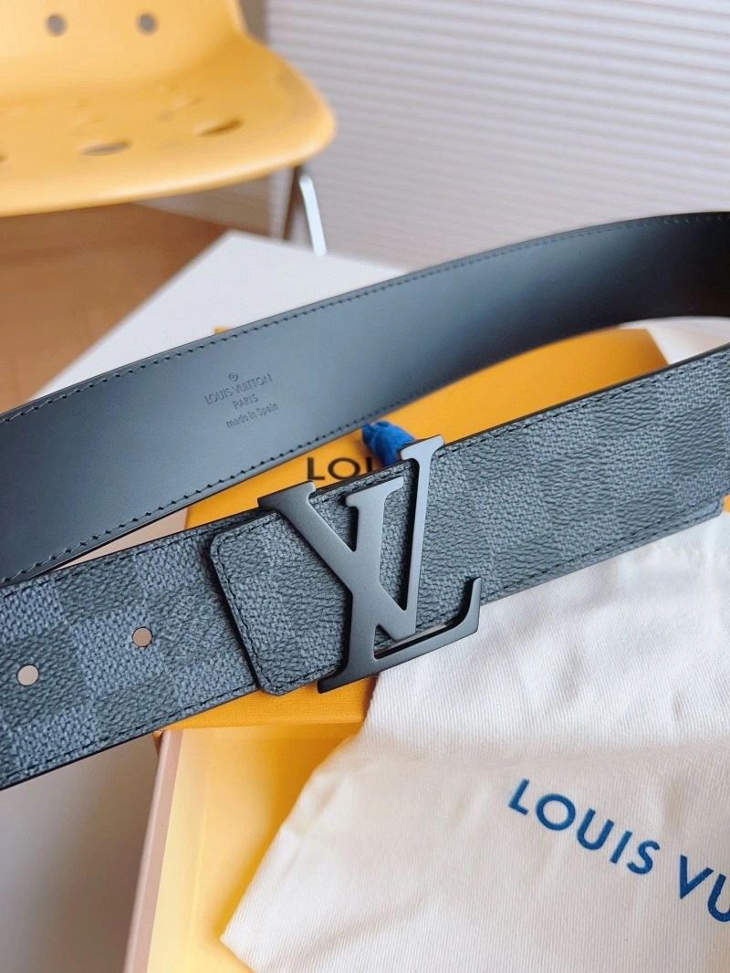 Top mirror Louis Vuitton Belts