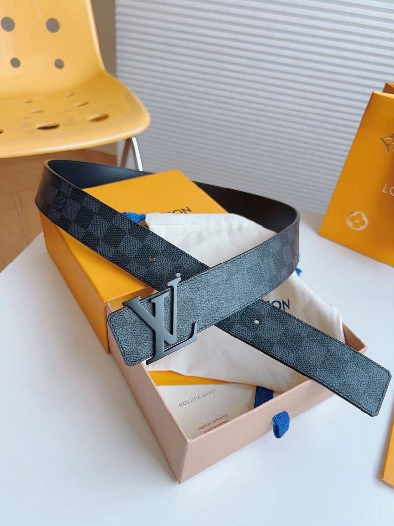 Top mirror Louis Vuitton Belts