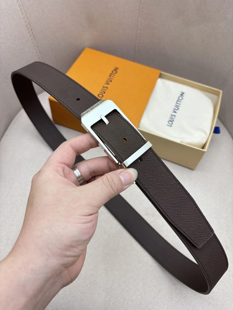 Accurate model Louis Vuitton Belts