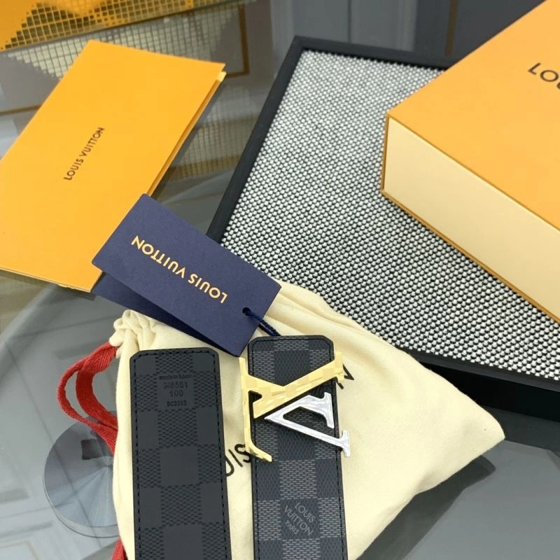 Top mirror Louis Vuitton Belts