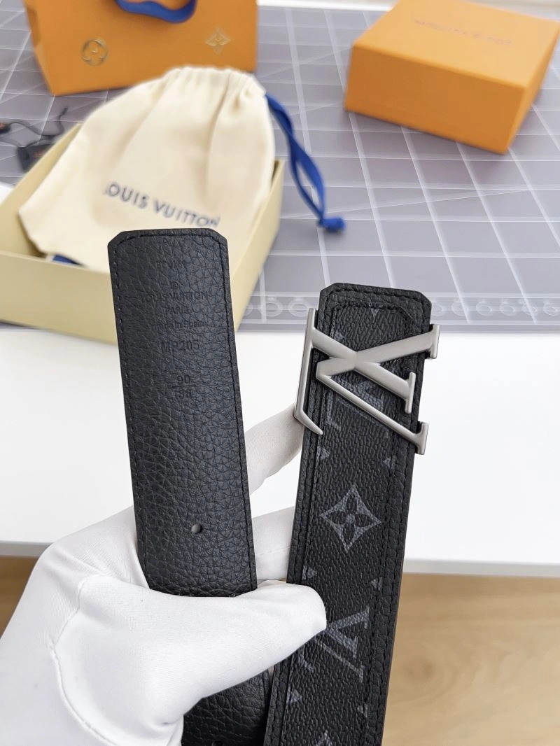 Top mirror Louis Vuitton Belts
