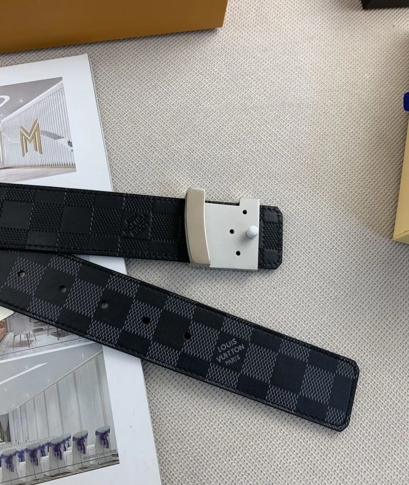 Top mirror Louis Vuitton Belts