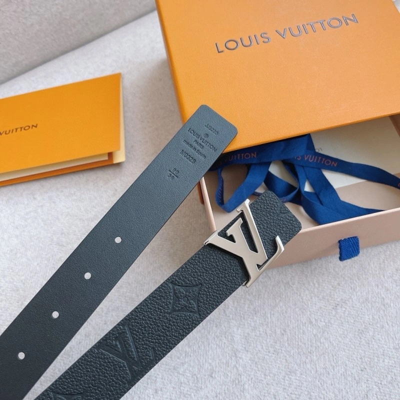 Accurate model Louis Vuitton Belts