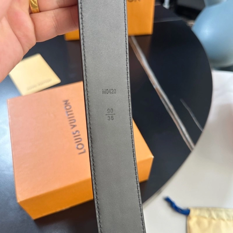 Accurate model Louis Vuitton Belts