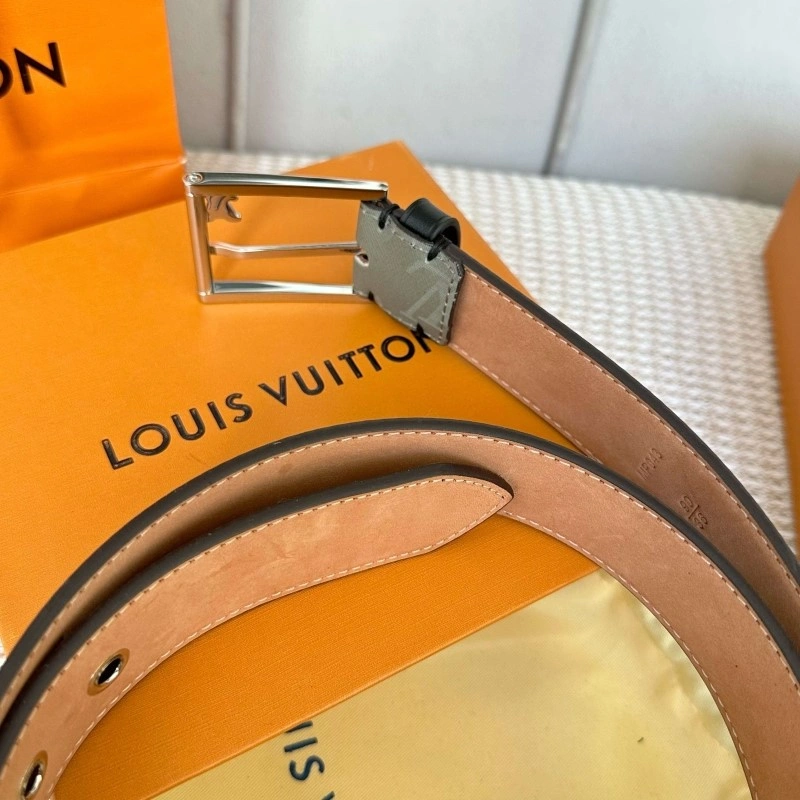 Accurate model Louis Vuitton Belts