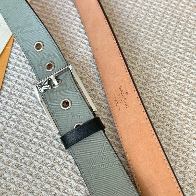 Accurate model Louis Vuitton Belts