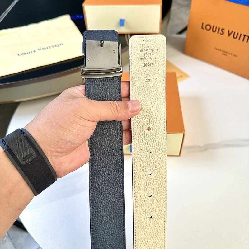 Top mirror Louis Vuitton Belts
