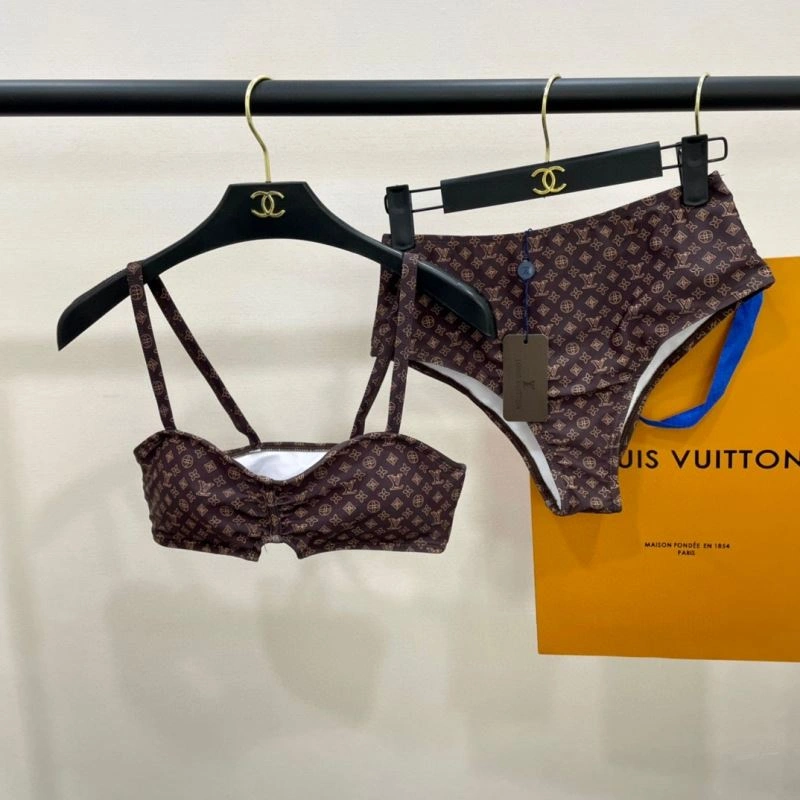 Accurate model Louis Vuitton Bikins