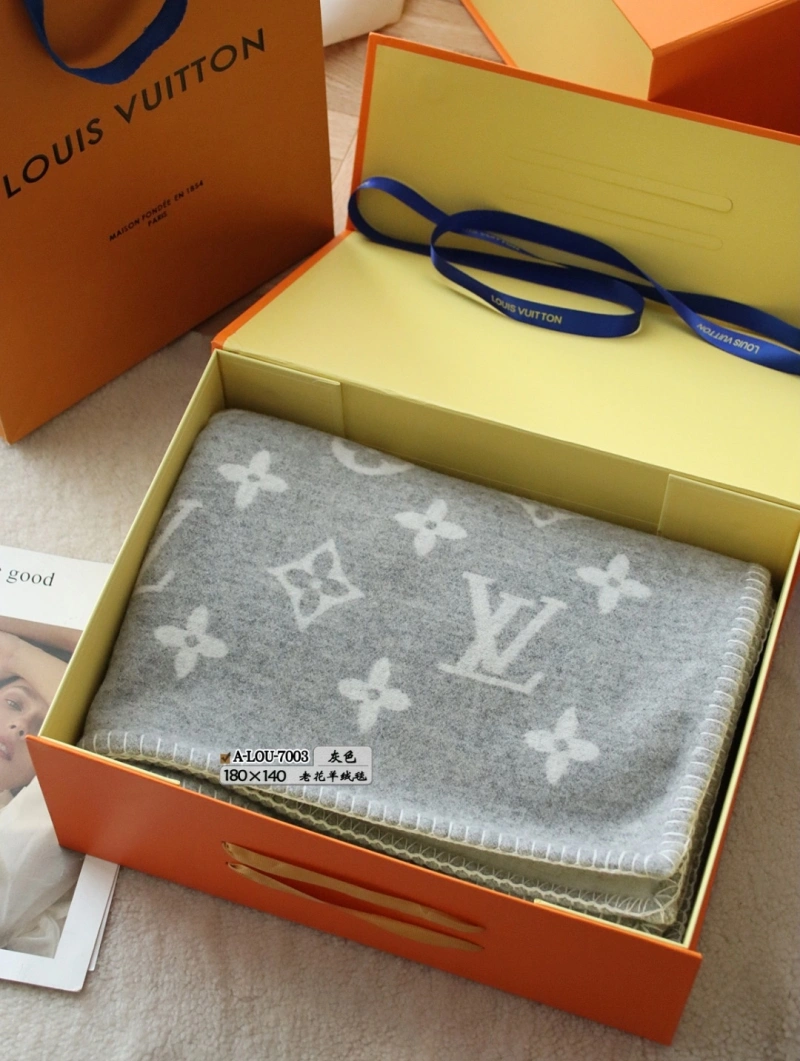 1:1 copy Louis Vuitton Blanket