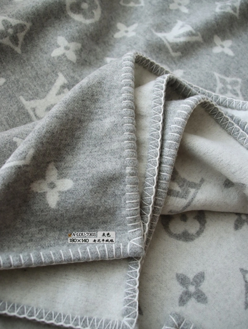 1:1 copy Louis Vuitton Blanket