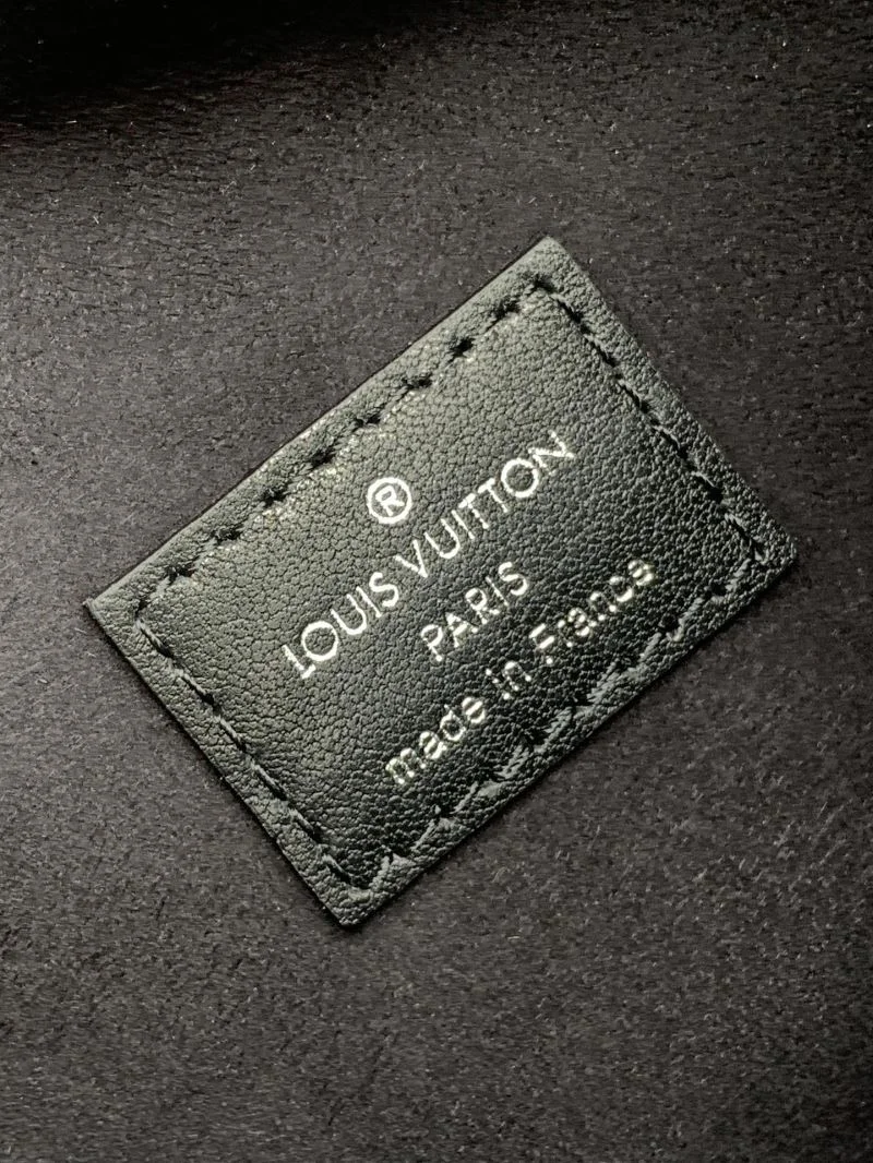 Brand-authenticated Louis Vuitton Box Bags