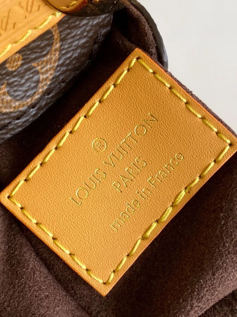 Top mirror Louis Vuitton Box Bags