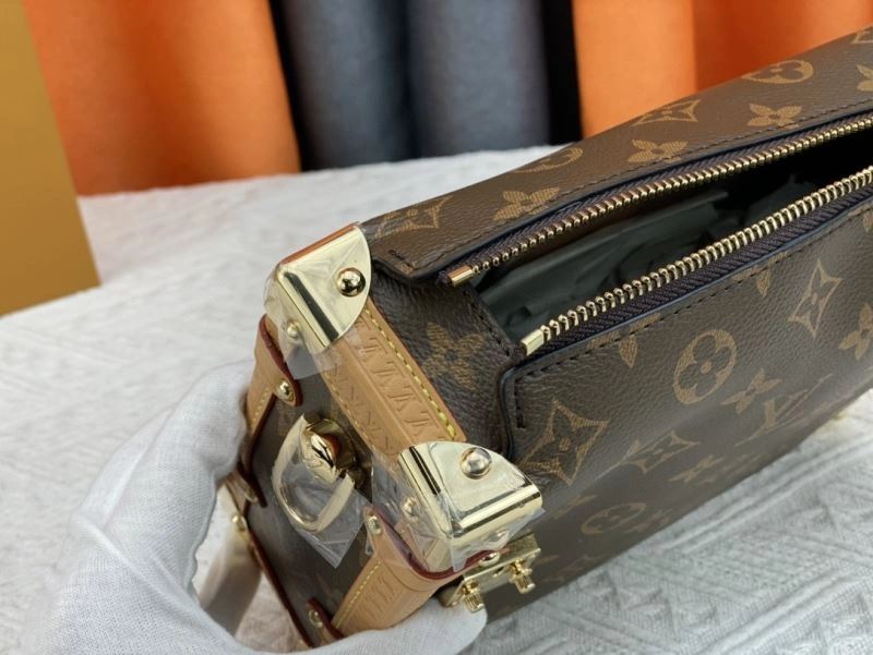 Brand-authenticated Louis Vuitton Box Bags