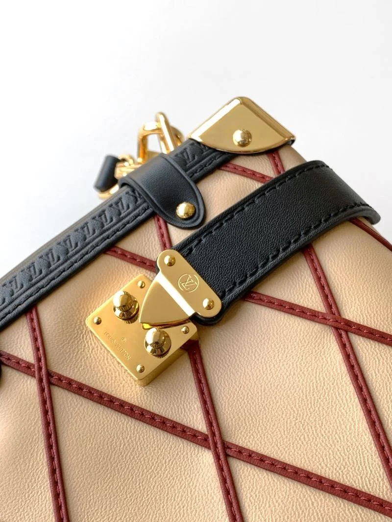 Accurate model Louis Vuitton Box Bags